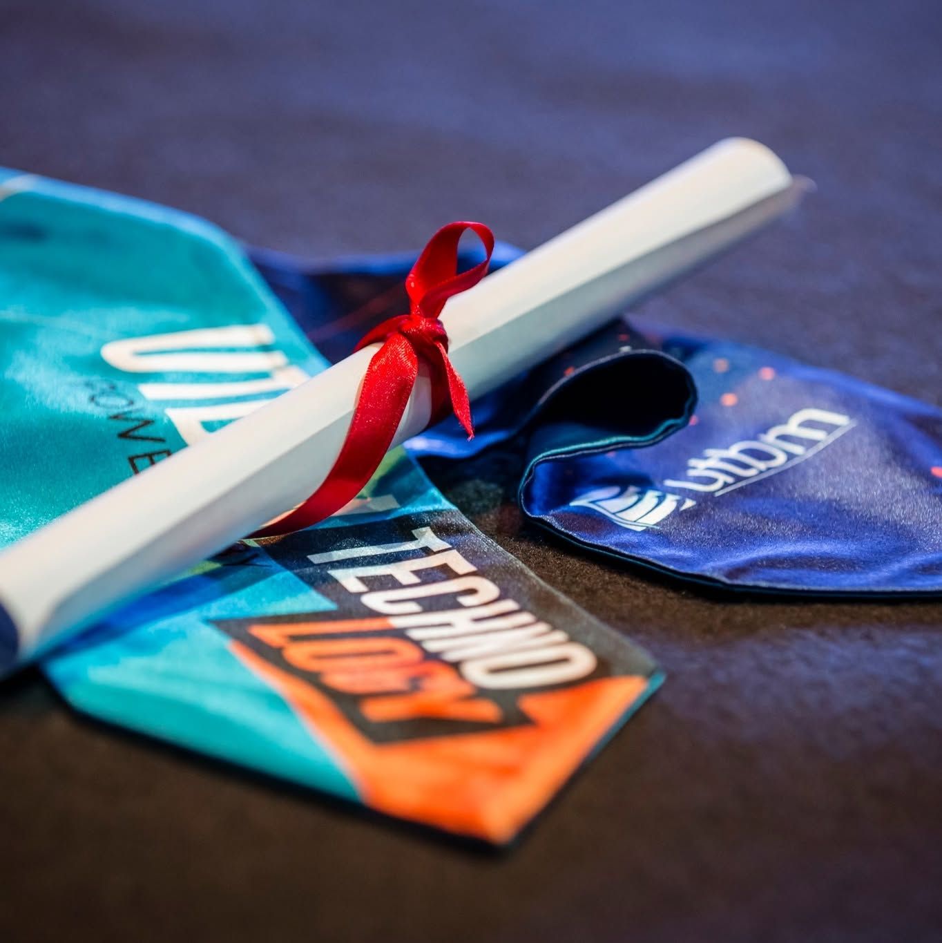 UTBM Logo & Brand Assets (SVG, PNG and vector) - Brandfetch