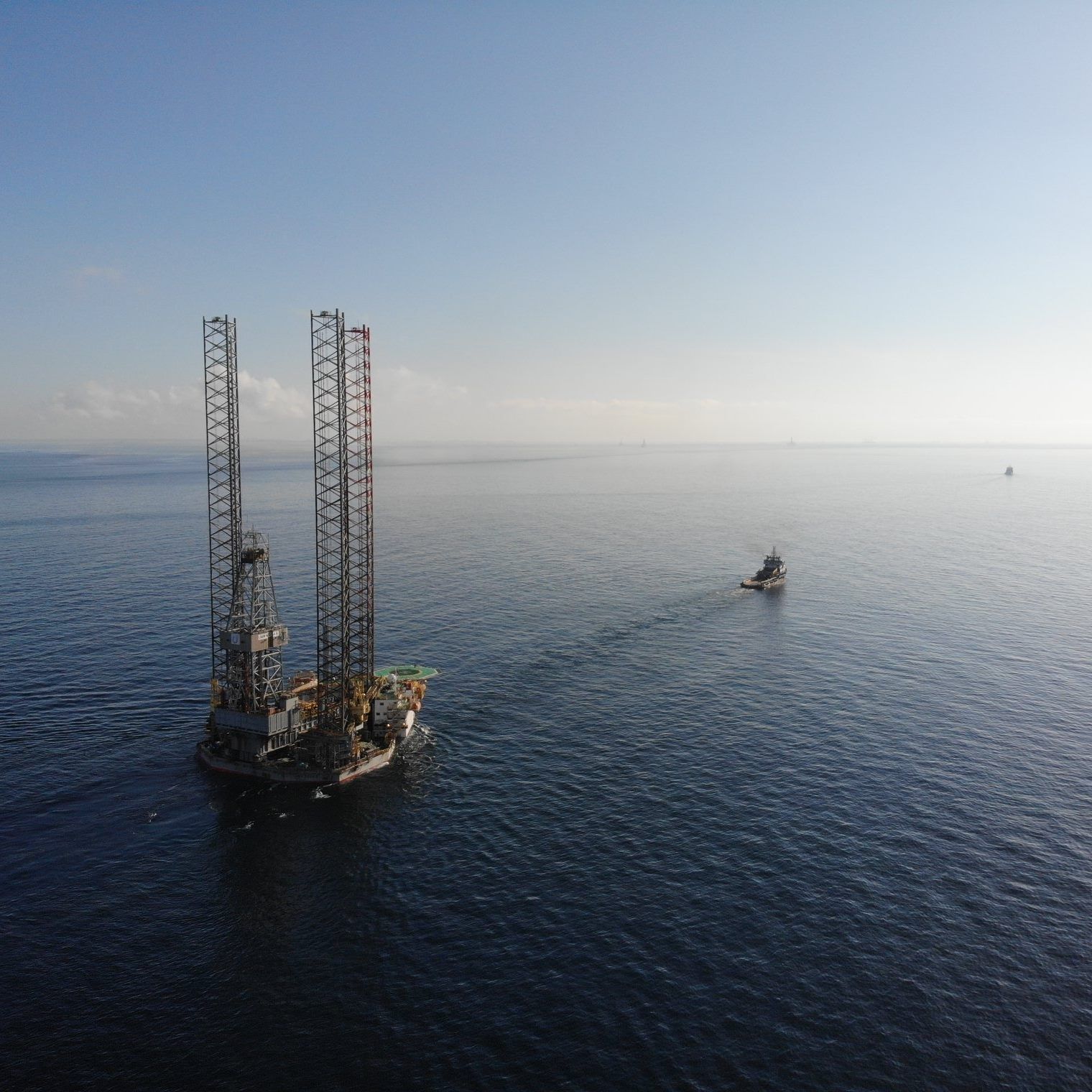 ACE RIG MOVE Logo & Brand Assets (SVG, PNG and vector) - Brandfetch